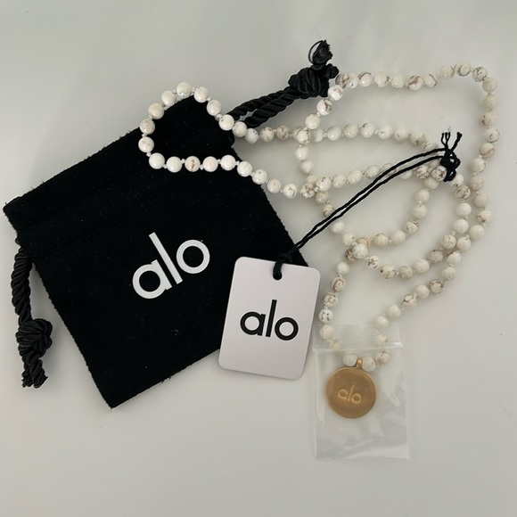 ALO Yoga | Jewelry | New Alo Yoga White Turquoise Mala Necklace With ...